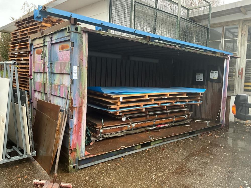 20 ft container | Dome Auctions